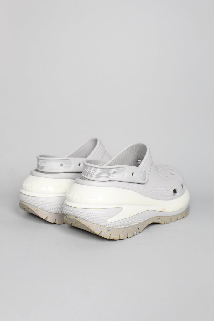 Zapato Gris Crocs Talla TU – Nostalgic
